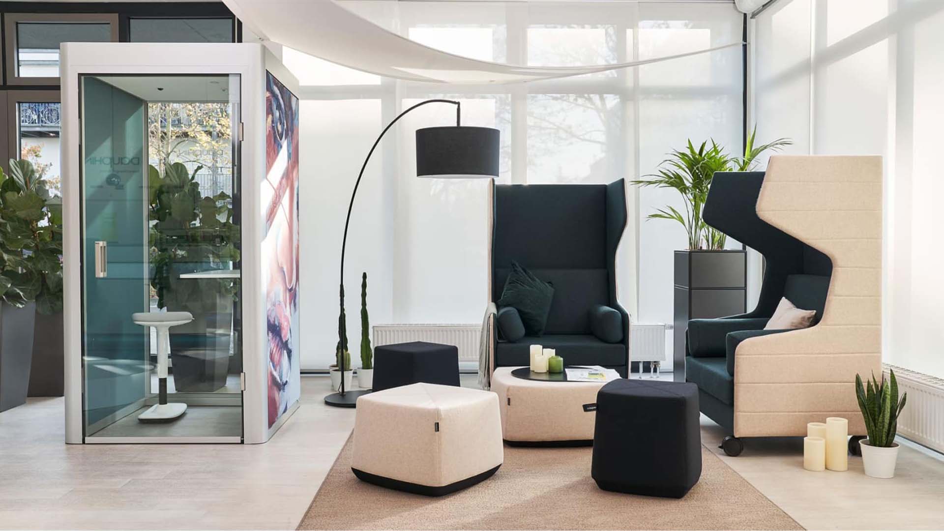 Lounge Chair with Tablet Arm | Pacific Ergonomics
