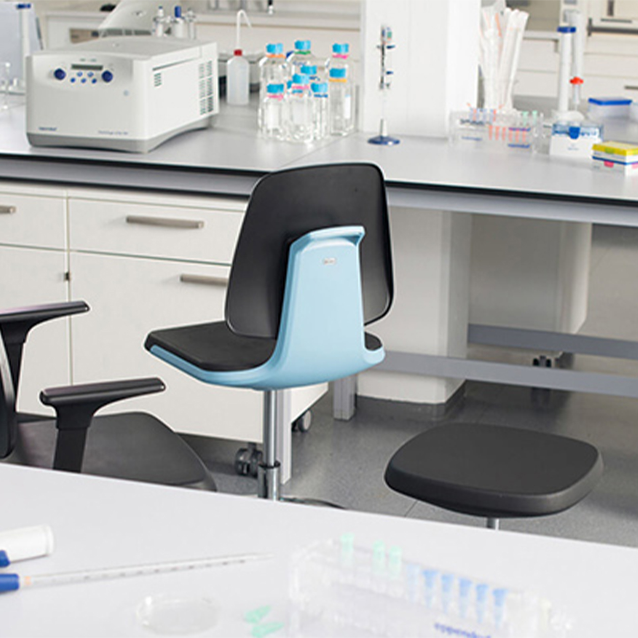Medical Lab Chair for Comfort & Cleanability | Pacific Ergonomics